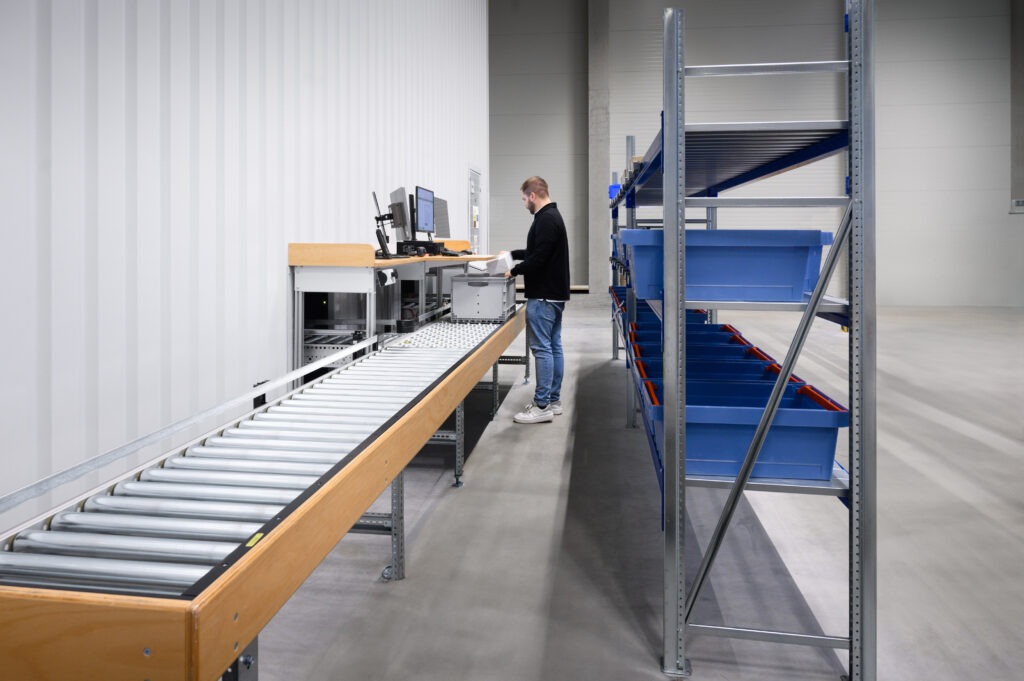 Automated storage systems: Multi Access Warehouse from psb